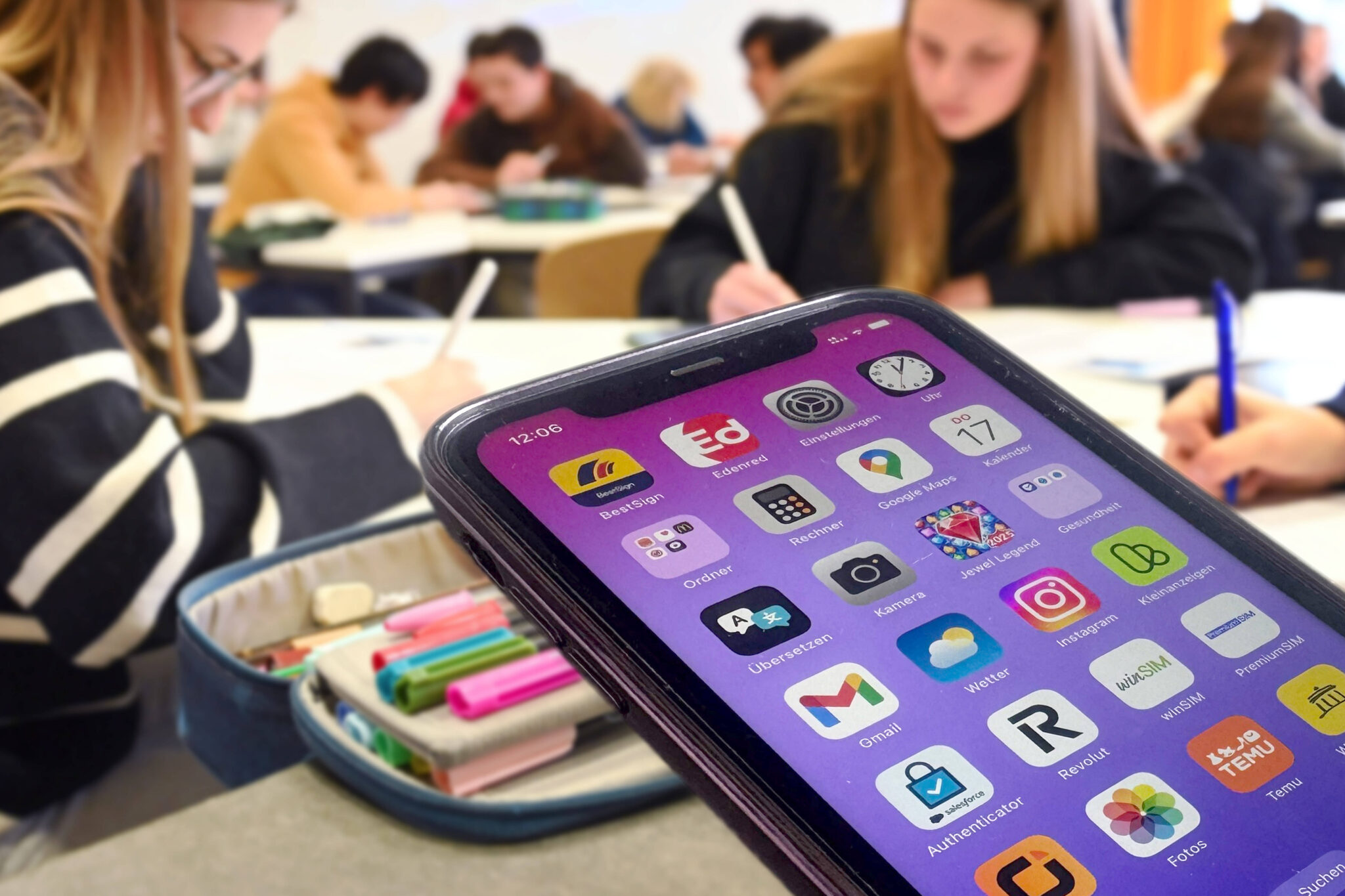 SOS, Our Future! Smartphone Bans In Schools Must Start Now