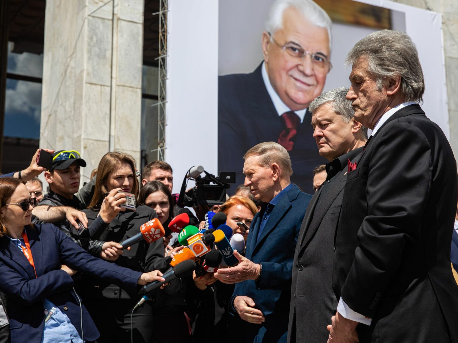 Tracking Ukraine's Former Presidents During The War: Stepping Up Or ...
