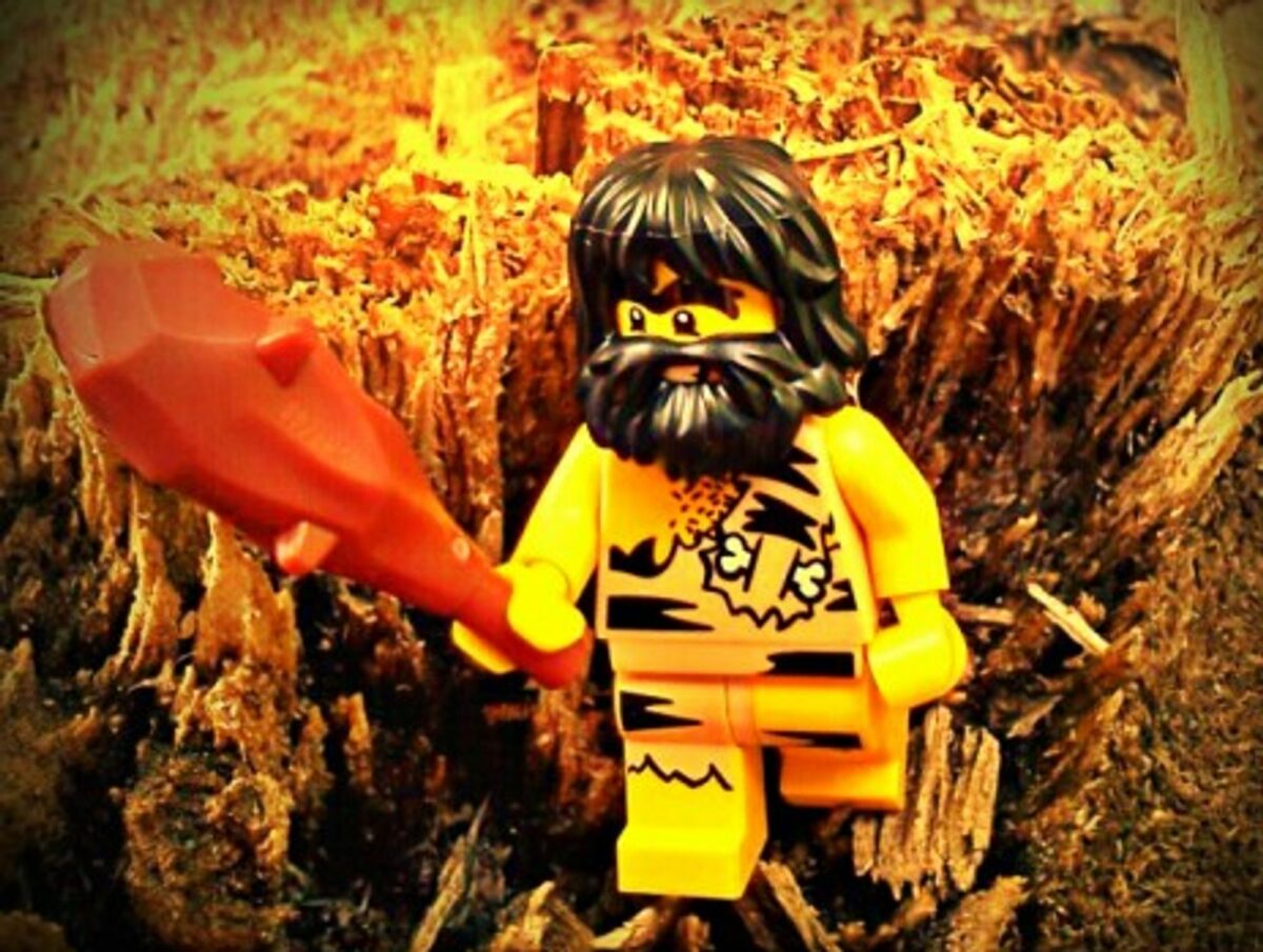 Meet The Modern Caveman Living The Prehistoric Dream - Worldcrunch