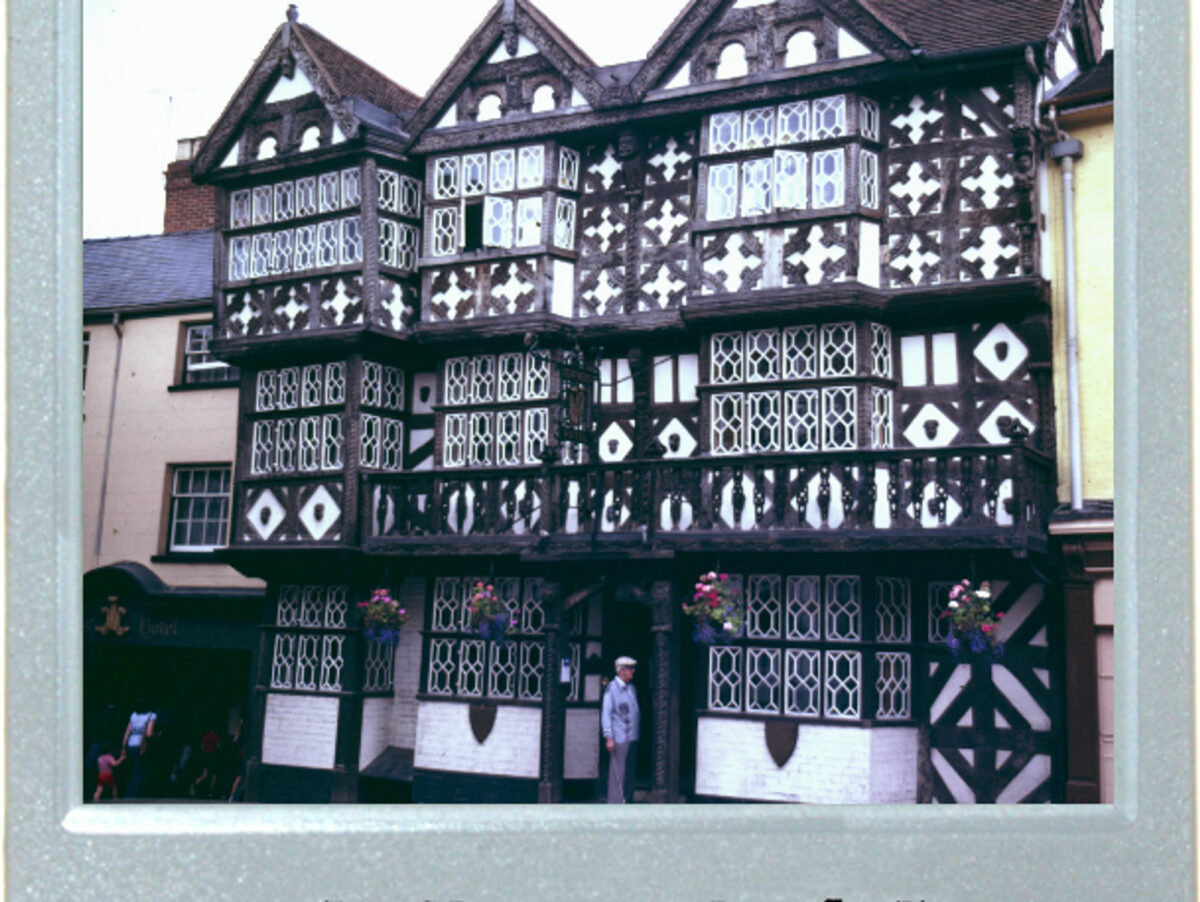 The Diamond Inn - Worldcrunch