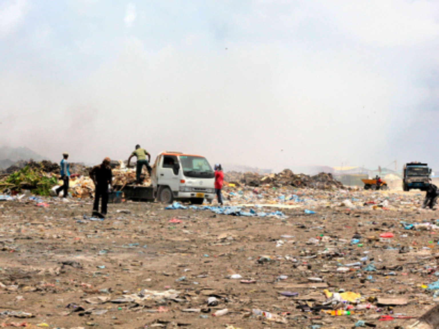 Maldives: Idyllic Archipelago's Unprecedented Floating Trash Dump ...