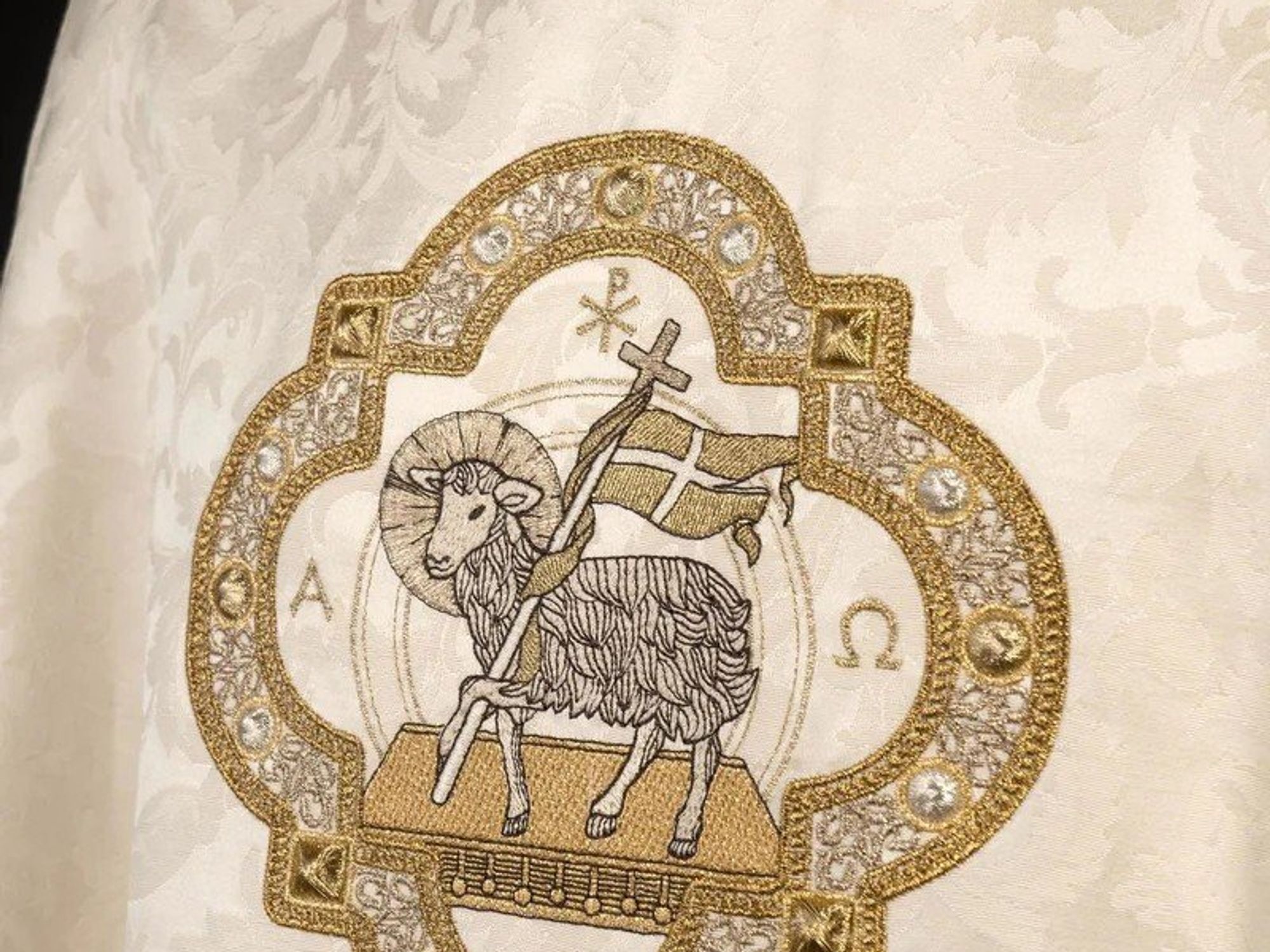 Handmade Liturgical Vestments: Unique Works Of Art. - Worldcrunch