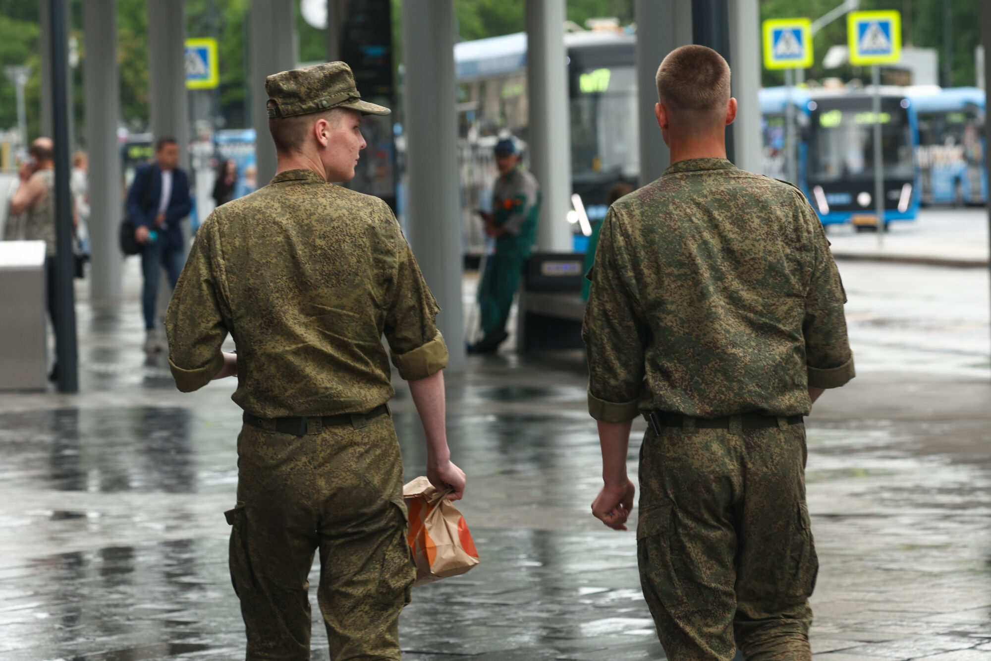 Soldier Or Convict? Russian Veterans Are Choosing Prison Over A Return To War - Worldcrunch